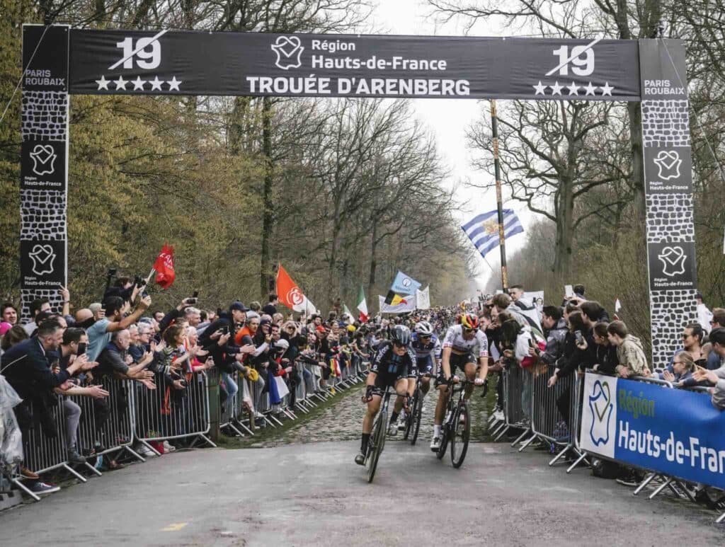 Paris-Roubaix 2025 : Parcours dévoilé, chicane d'Arenberg supprimée, 30 ...