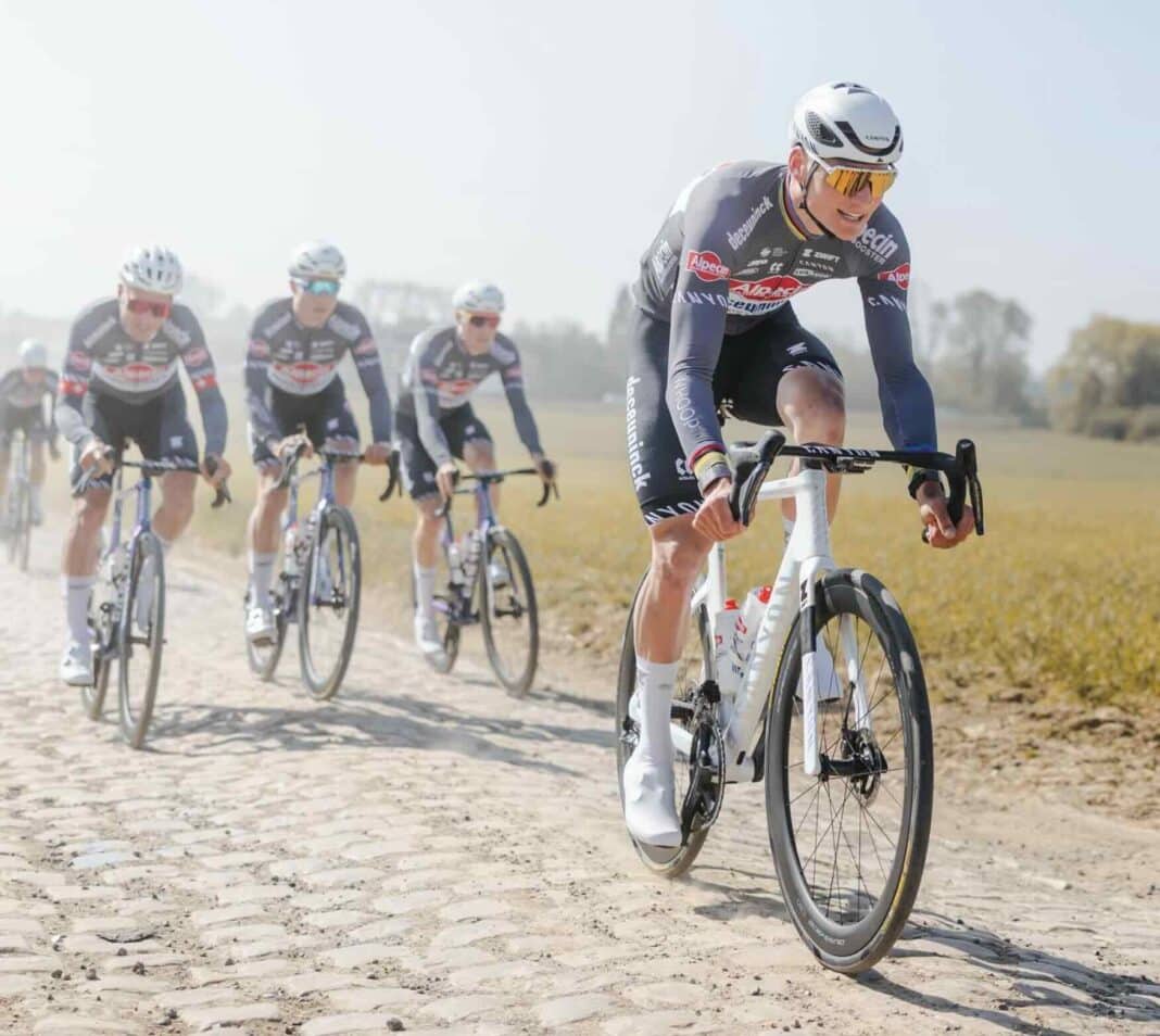 Paris-Roubaix 2025 : Mathieu Van der Poel remet son double titre en jeu