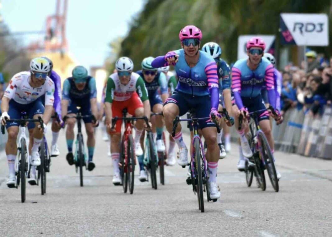Dylan Groenewegen remporte la Classique de Valence 2026 avec Unibet ...