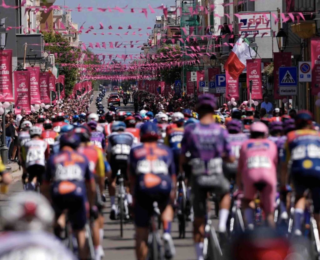 Giro 2026 : Engagés, participants, forfaits et abandons (109e édition)